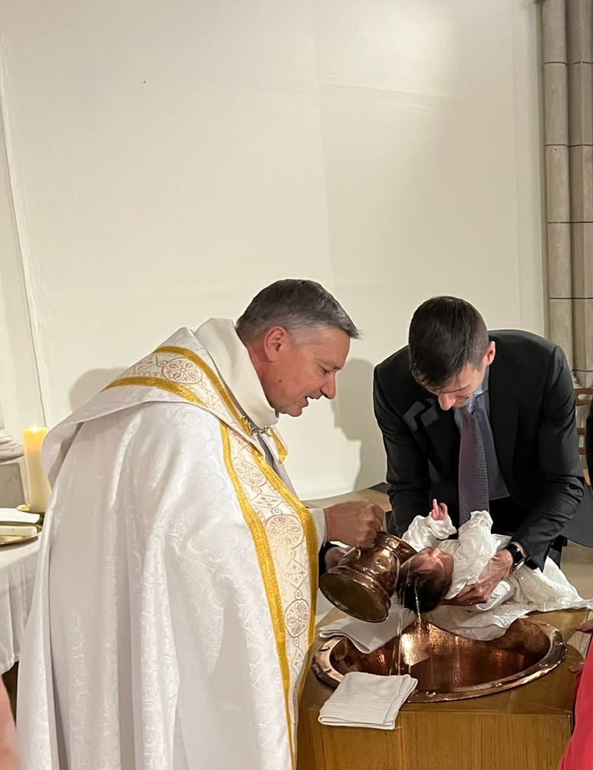 Le baptême de votre enfant – Paroisse Saint-Hippolyte – Église ...